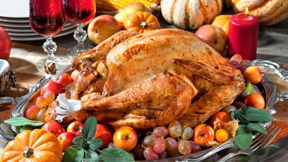 18 Easy Ways to Make Thanksgiving Dinner on a Budget - No Getting Off ...