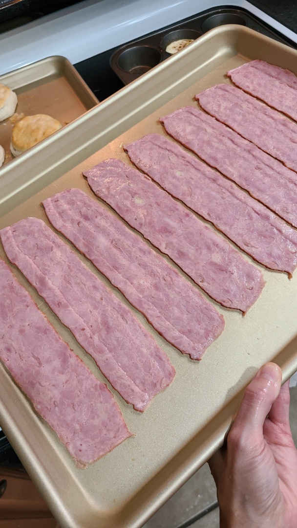 Meal Prep Bacon Egg and Cheese Biscuits - No Getting Off This Train