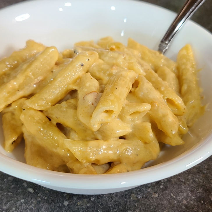 Easy One Pot Cheesy Pasta Recipe - No Getting Off This Train